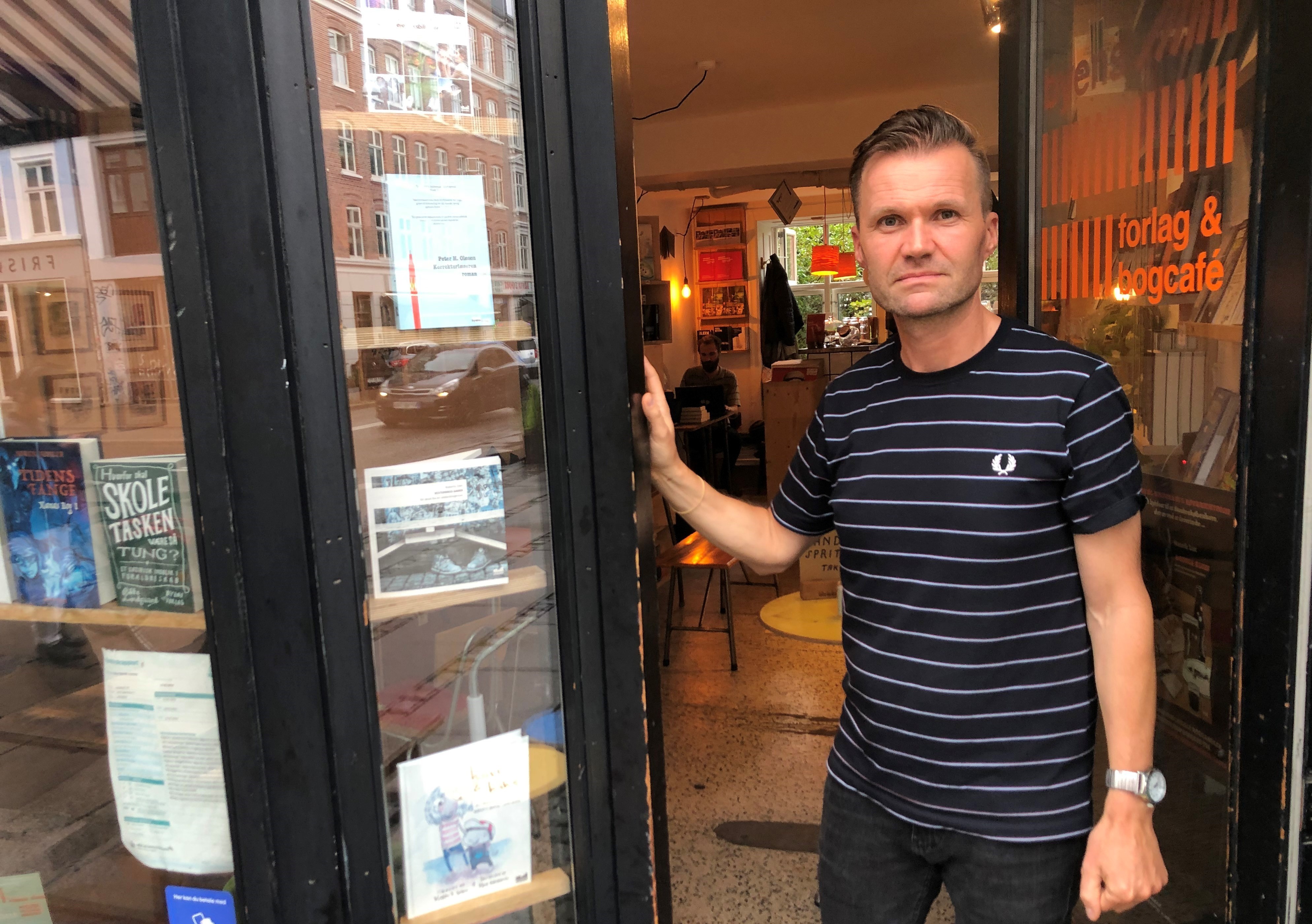 Arbejdsplads har byttet kontoret ud med en café: Træt af hold øje med ...