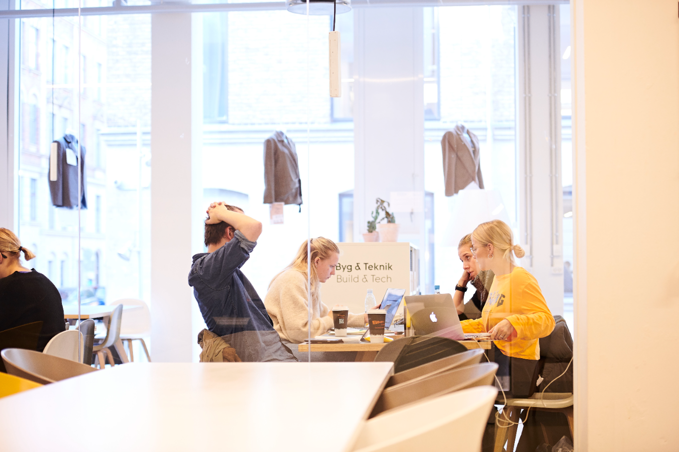 Ny analyse: Små ændringer i beskæftigelsen blandt engelsksprogede ...